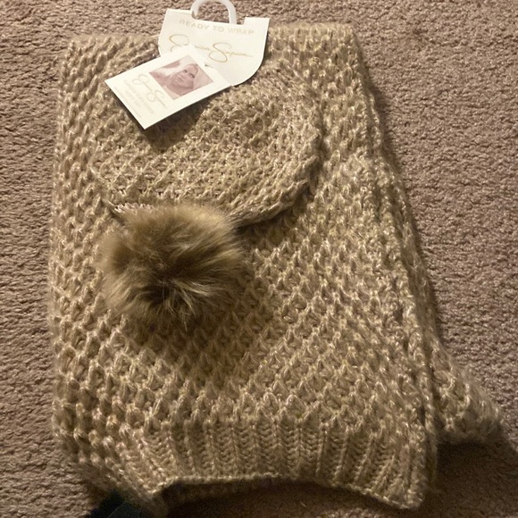 Jessica Simpson | Accessories | Jessica Simpson Hat And Glove Set ...